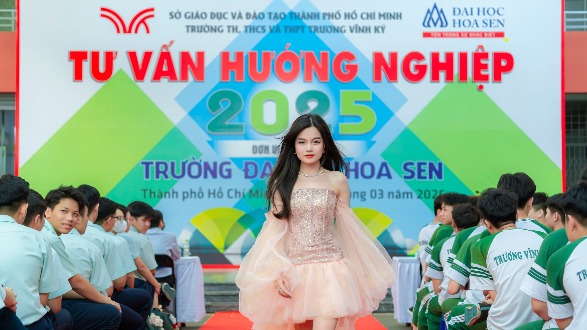 Ngành Thiết Kế Thời Trang_Trình Diễn Catwalk Truyền Cảm Hứng Tại Trường Trương Vĩnh Ký - Khoa ...